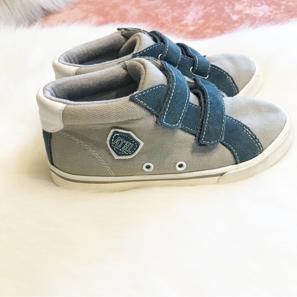 OshKosh B'gosh | Shoes | Genuine Kids By Osh Kosh Canvas Velcro ...